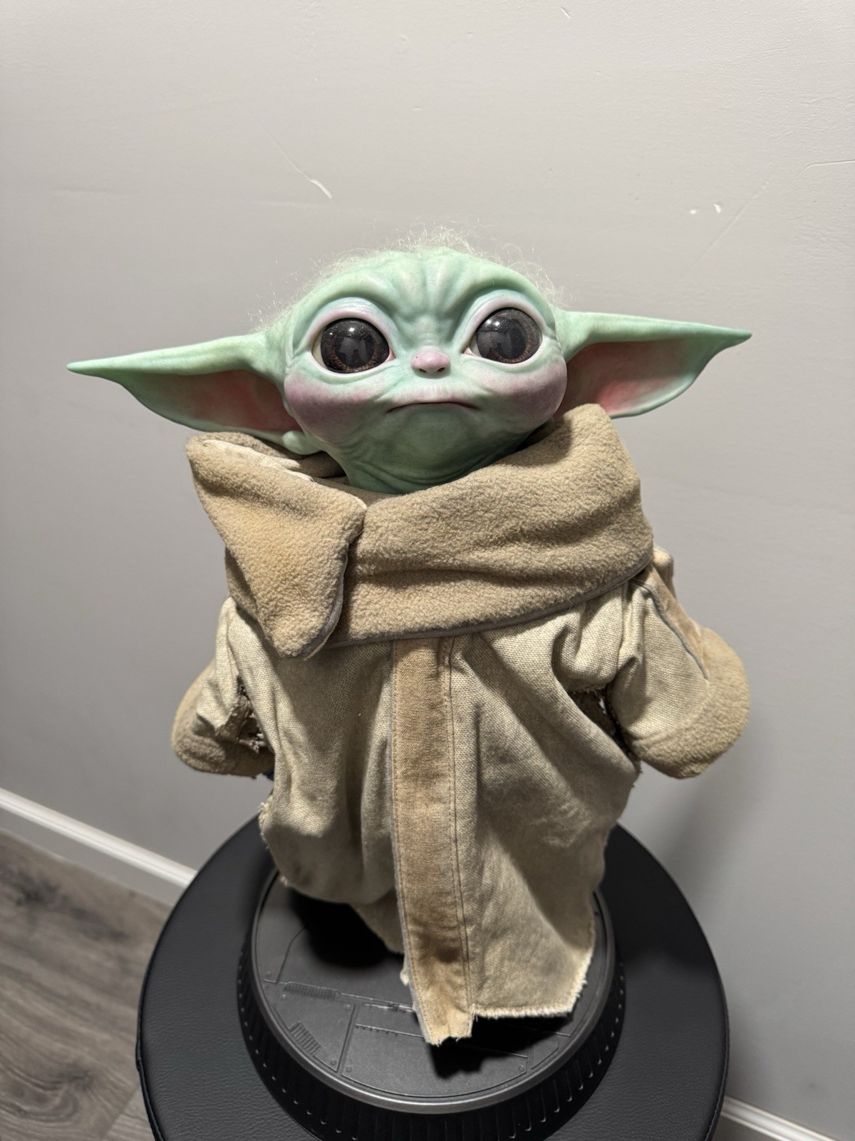 Star Wars The Mandalorian The Child Grogu Sideshow Statue Lifesize Open ...
