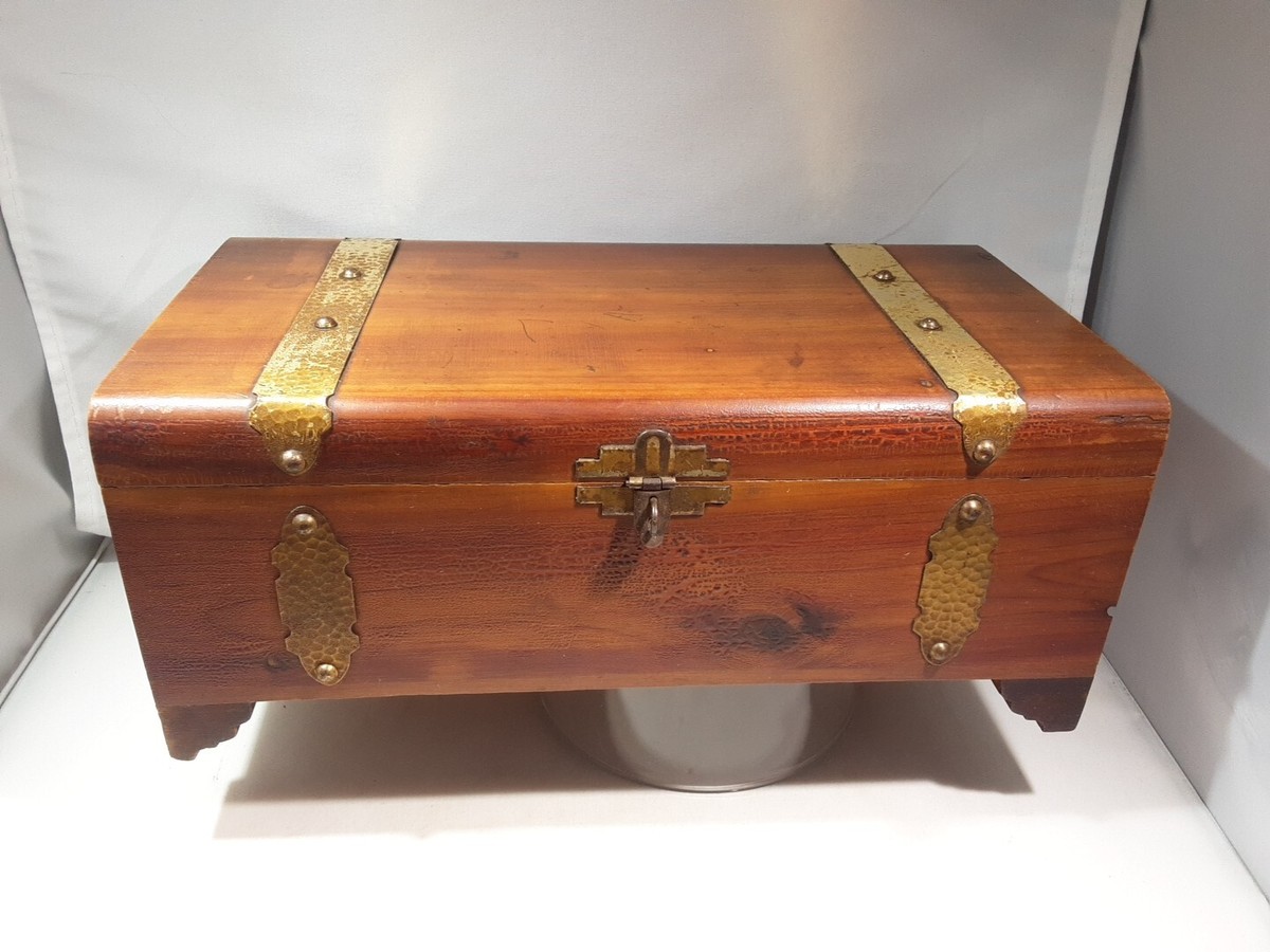 Old Cedar Chests Vintage Cedar Chest – Whats New Furniture