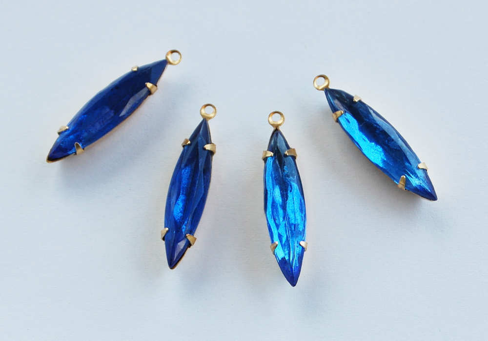 VINTAGE GLASS MARQUIS NAVETTE PENDANT BEADS 24x6mm MANY COLORS IN STOCK ...