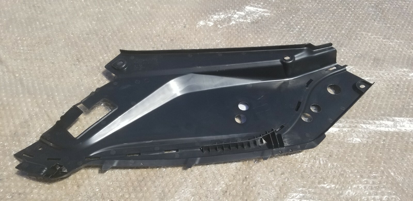 2016-2018 Volvo XC90 Fender Front Trim Right OEM 31442734 | eBay
