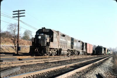 Penn Central (PC) - GP38 - #7770 - Original 35mm Slide | eBay