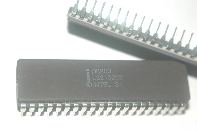 2 PC D8203 Intel Memory Controller Mos Cdip40 for sale online | eBay