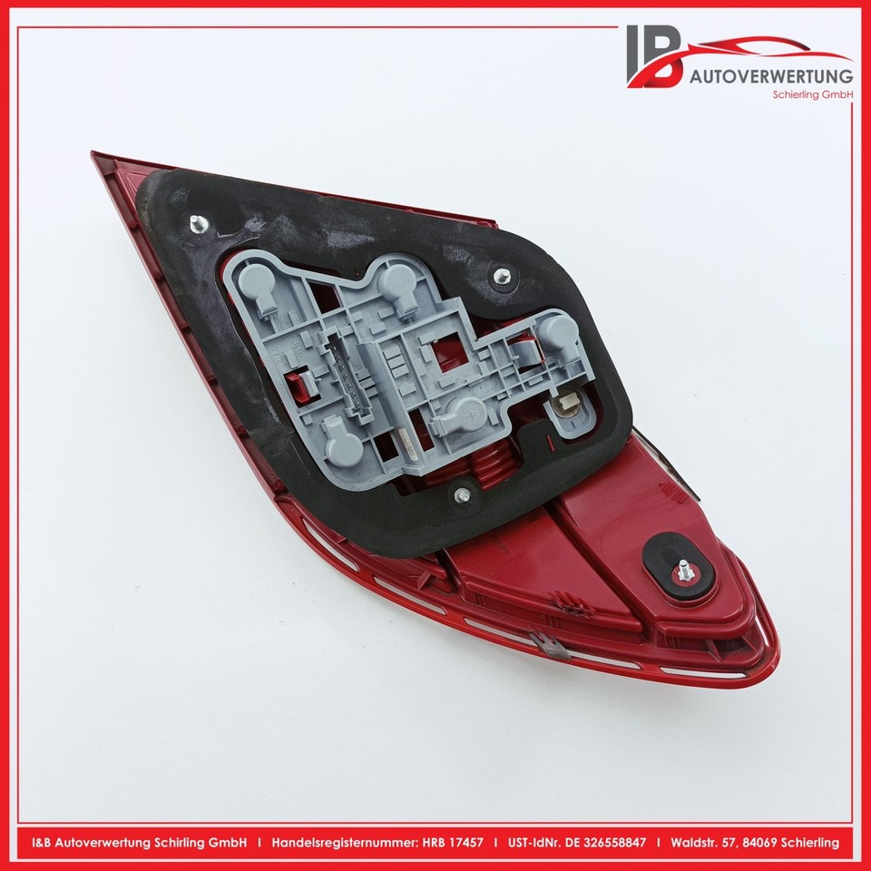 MERCEDES BENZ C-KLASSE W204 C200 CDI Rückfahrleuchte links A2048200164 ...