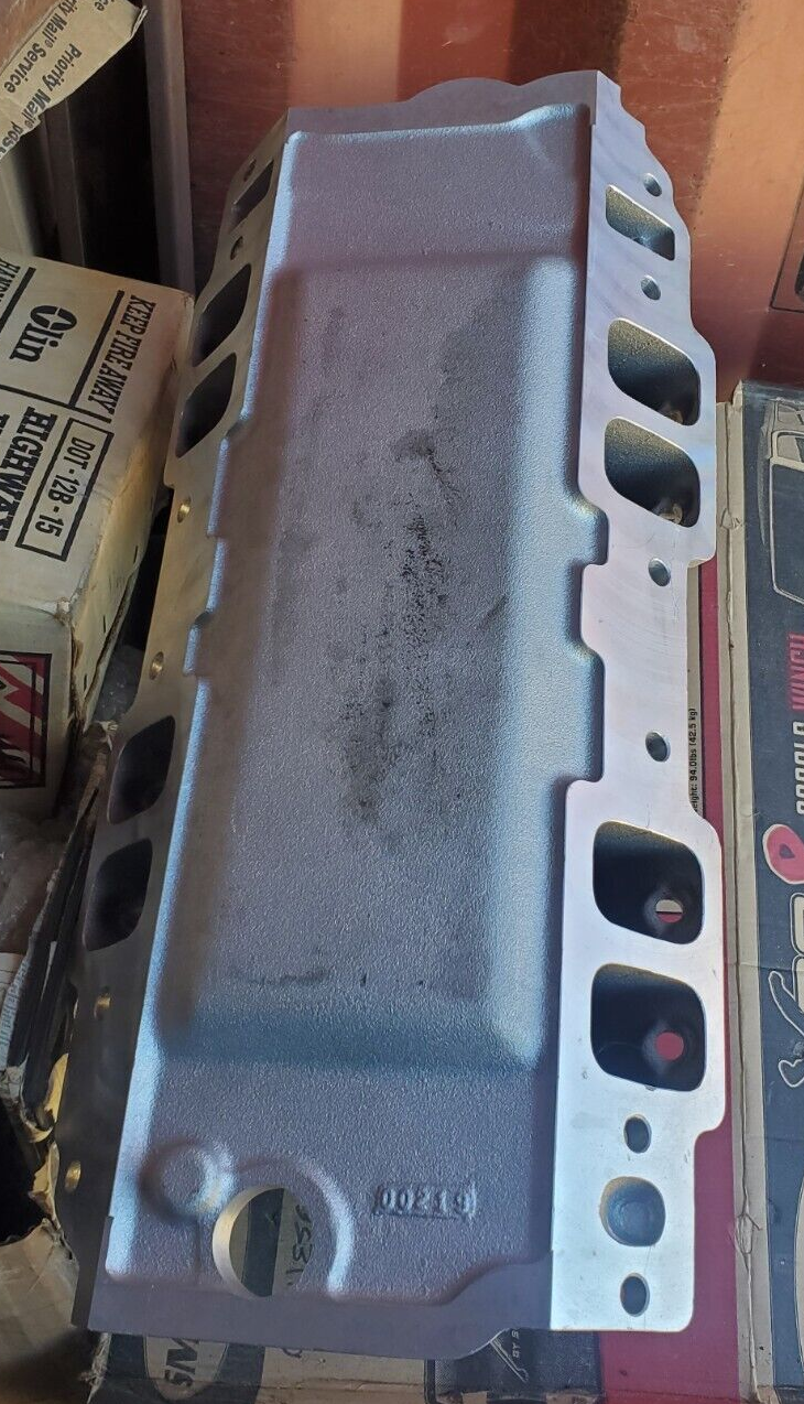 7136 Edelbrock INTAKE MANIFOLD EFI Fits Chevrolet Big-Block 396-502 Pro ...