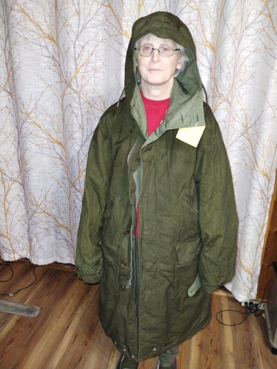 US Army WW2 M-42 mountian troop reversible parka dyed green US Army WW2 M-42 mountian troop reversible parka dyed green