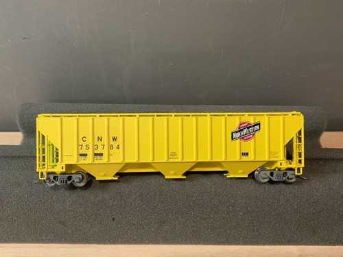 Atlas Ho Scale Chicago & North Western PS 4750cuft. Covered Hopper CNW ...