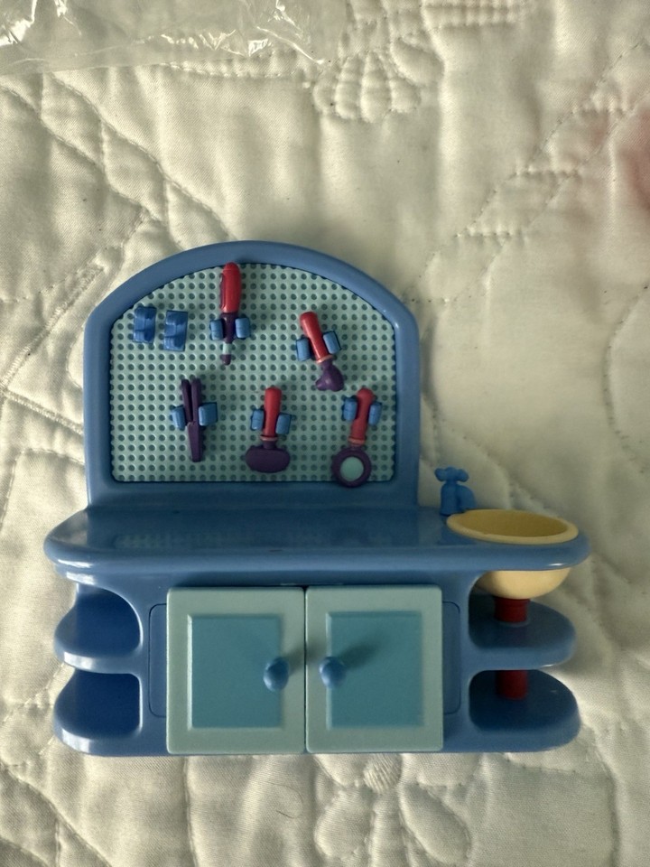 Doc McStuffins clinic Doc Office Check Up plastic desk & figurines toys ...
