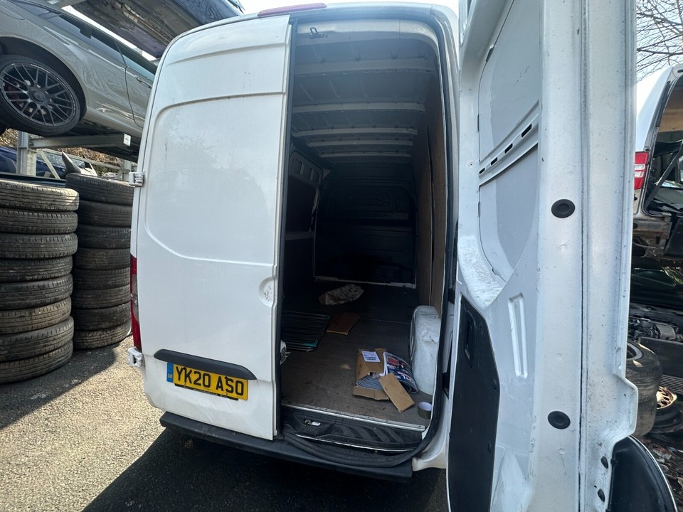 MERCEDES SPRINTER 2020 2.1 DIESEL BREAKING WHEEL NUT | eBay UK