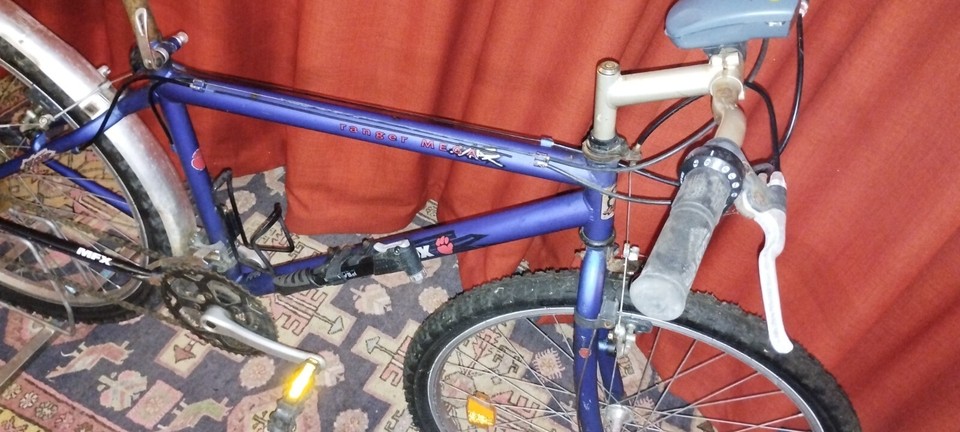 Vintage 1990s Muddy Fox Ranger Mega Mountain Bike 21 spd Electric blue ...