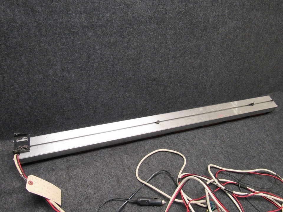 Galls DR001 LED Arrow Bar Traffic Advisor 42" Amber Light Flashing 12 ...