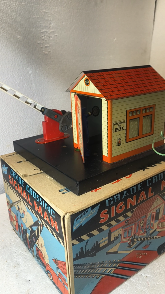 Marx Grade Crossing Signal Man / Marx Automatic Switchmans Tower, GREAT ...
