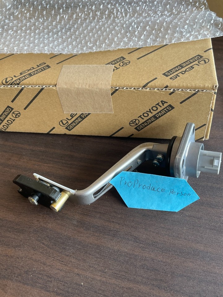 Genuine TOYOTA 89491-50030 LEXUS Engine Oil Level Sensor GS300 GS350 ...