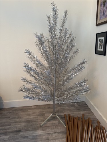 MCM 6 ft Evergleam Aluminum Christmas Tree 55 Branches Complete With ...