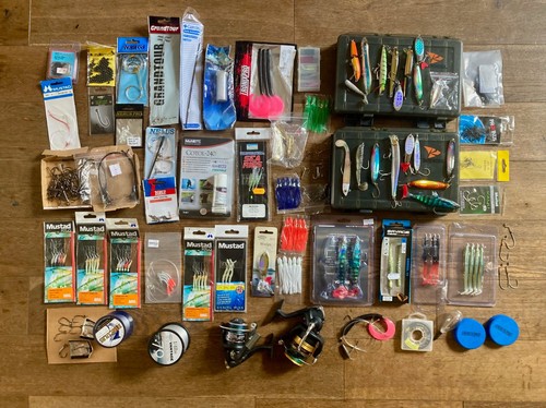 Lot of sea fishing lures rigs hooks reels Rapala Savage Gear Mustad ...
