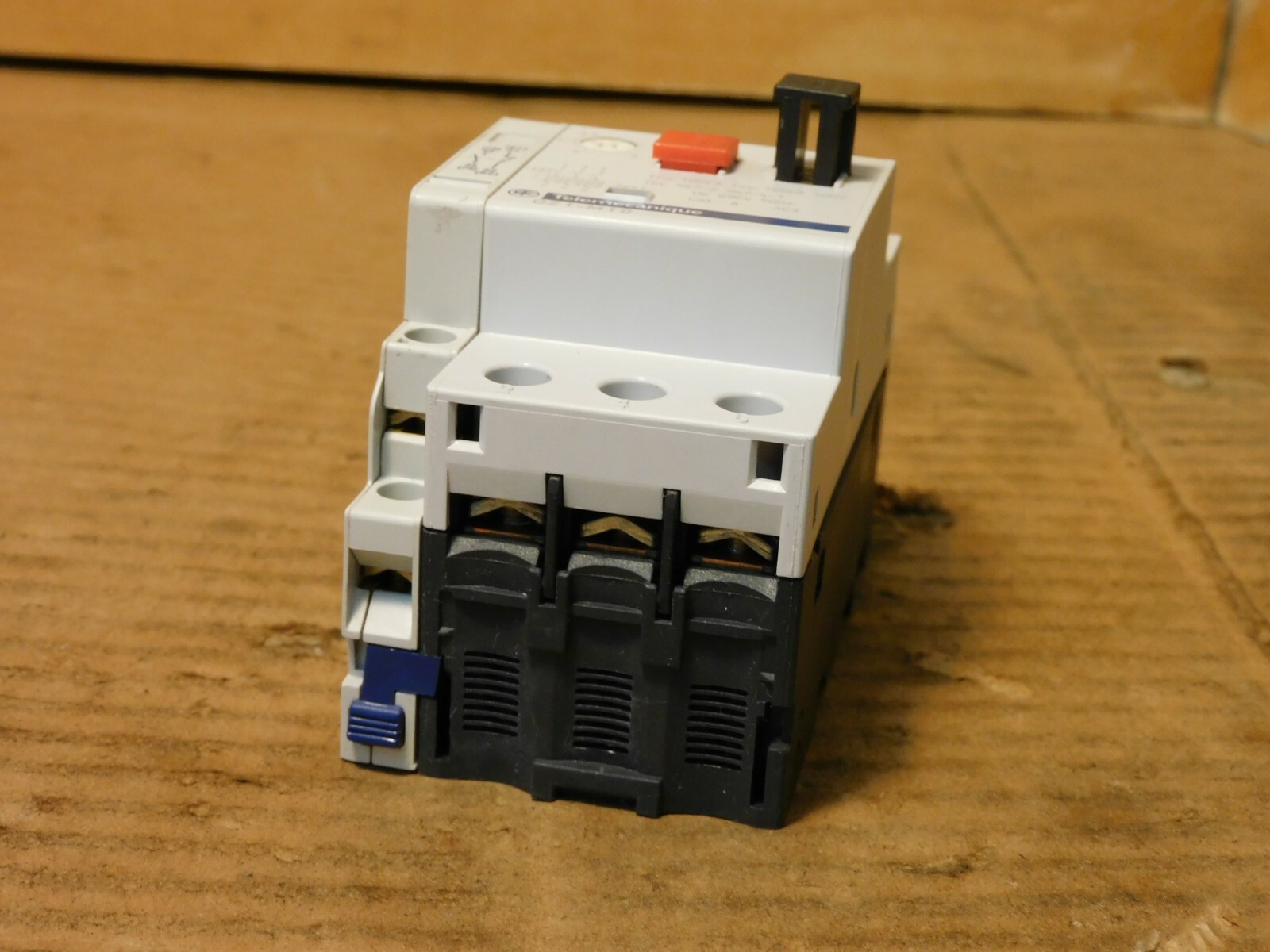 TELEMECANIQUE GZ1-M10 CIRCUIT BREAKER 4-6.3A W/ GZ1-AN11 AUXILIARY ...