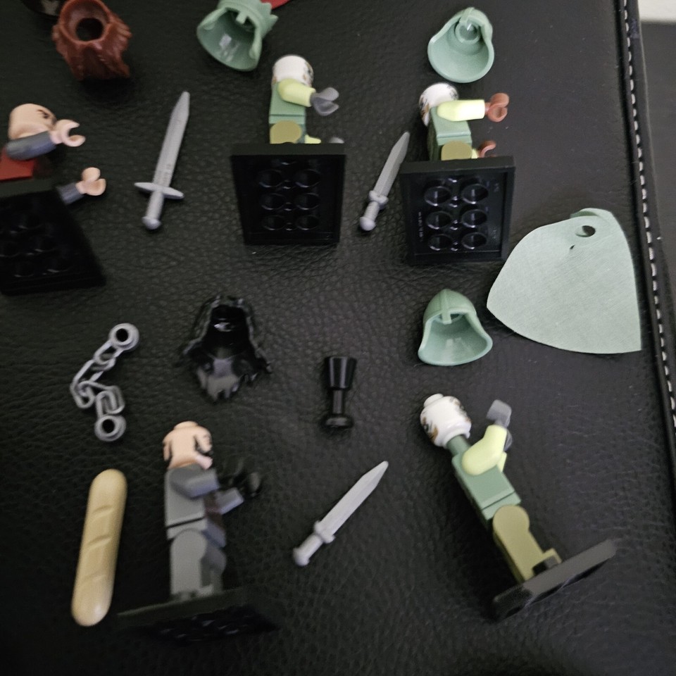 Lego Minifigure Lord of the Rings Lot. Legolas, Gimli, Sauron, Gandalf ...