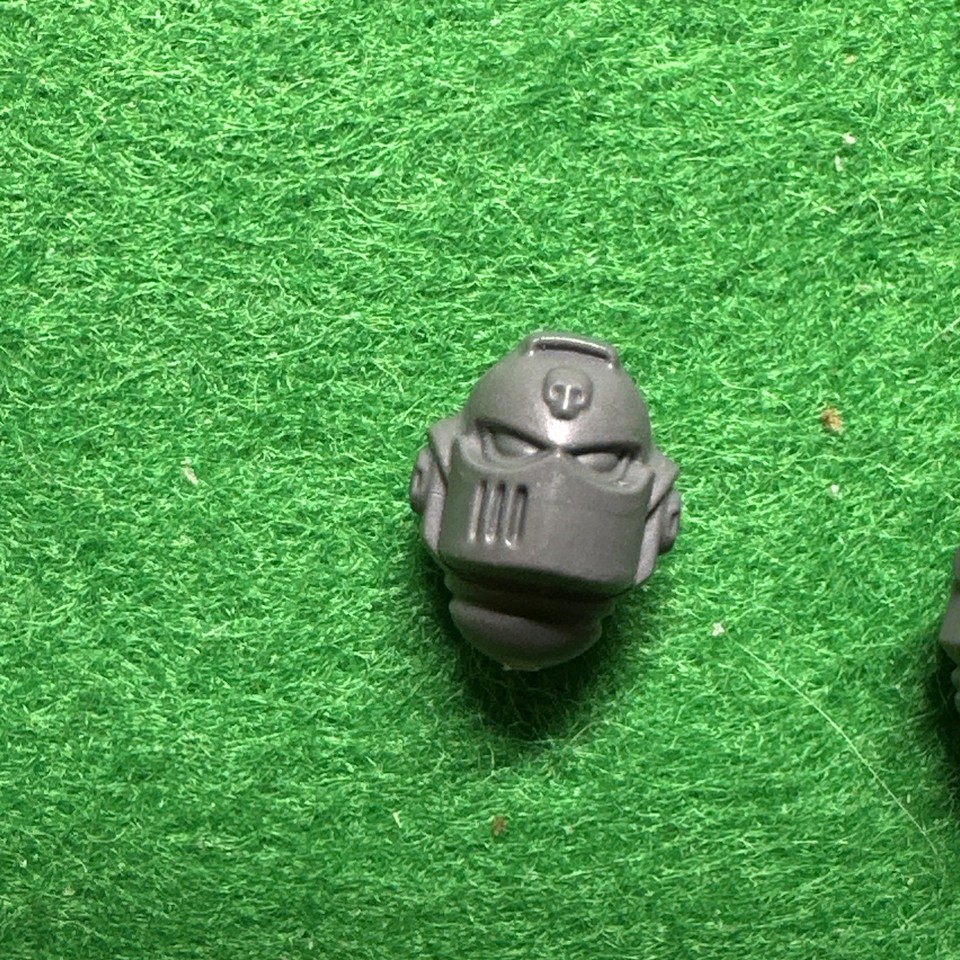 Warhammer 40k Mix Of Space Marine Marines Head Heads Bits Lot Games ...