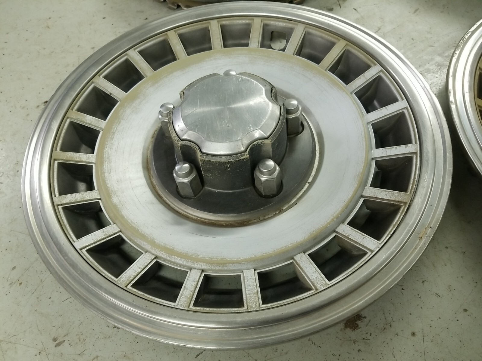 79-96 Ford Truck F150 Bronco Ranger Van 15" 4x4 Hub Caps Set of 4 for ...