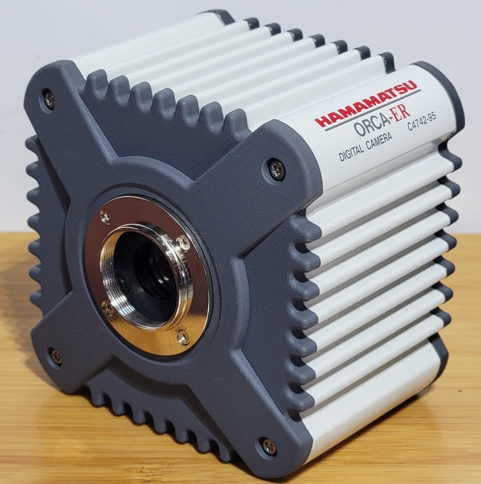 Hamamatsu ORCA-ER C4742-95 High Resolution Cooled CCD Camera | eBay