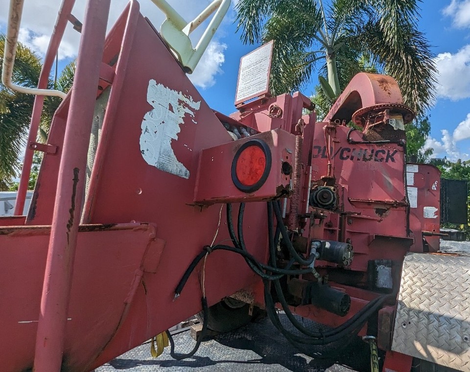 2008 BANDIT 200XP 12" WOOD CHIPPER W/ CAT DIESEL ENGINE hole In Block ...