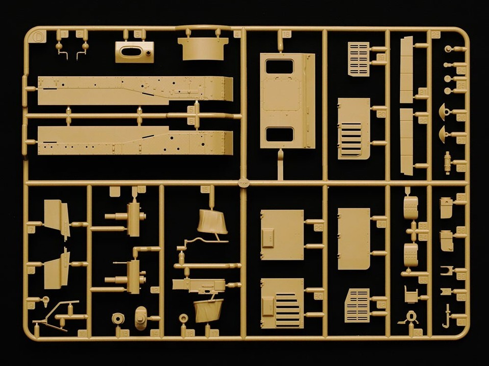 Tamiya 25208 1/35 GERMAN TANK PANZERKAMPFWAGEN IV Ausf.F & MOTORCYCLE N ...