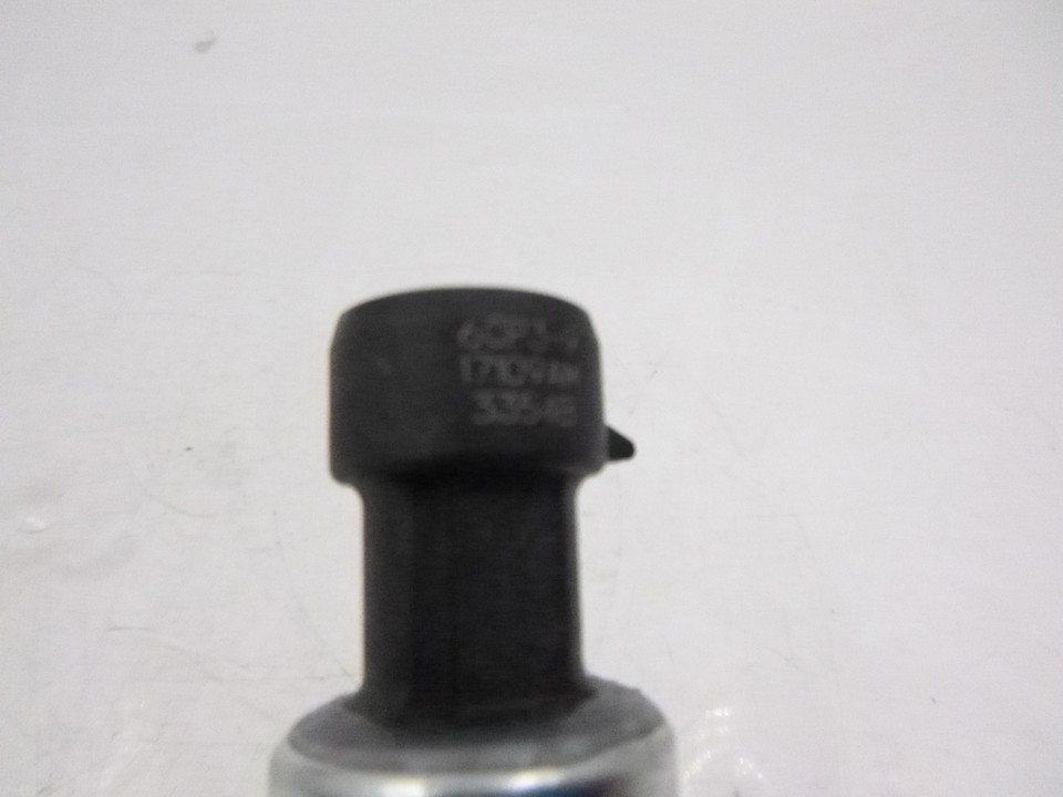 OEM Paccar Bendix 6CP3-9 Air Brake Pressure Sensor 2505669C91 5005758 ...
