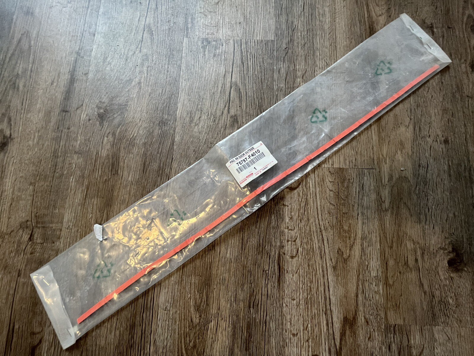 Genuine Toyota Lower Molding Seal 75797-f4010 for sale online | eBay