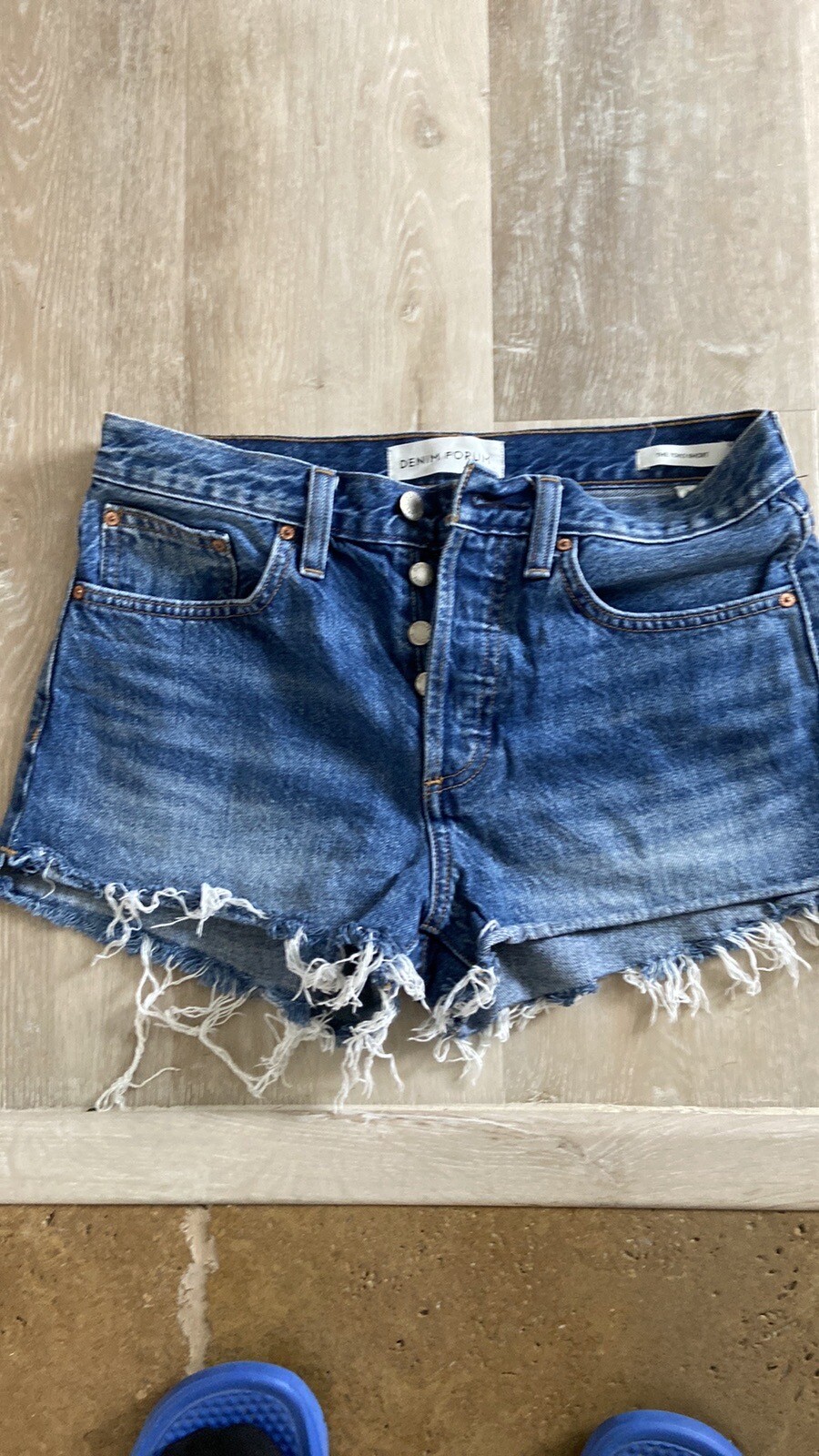 Aritzia Denim Forum The Yoko Denim Short Size 27 - Gem