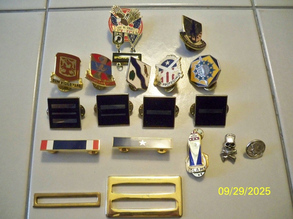 Huge Lot Vintage Military Ribbon Bars Enamel Pins Insignia Marksman ...