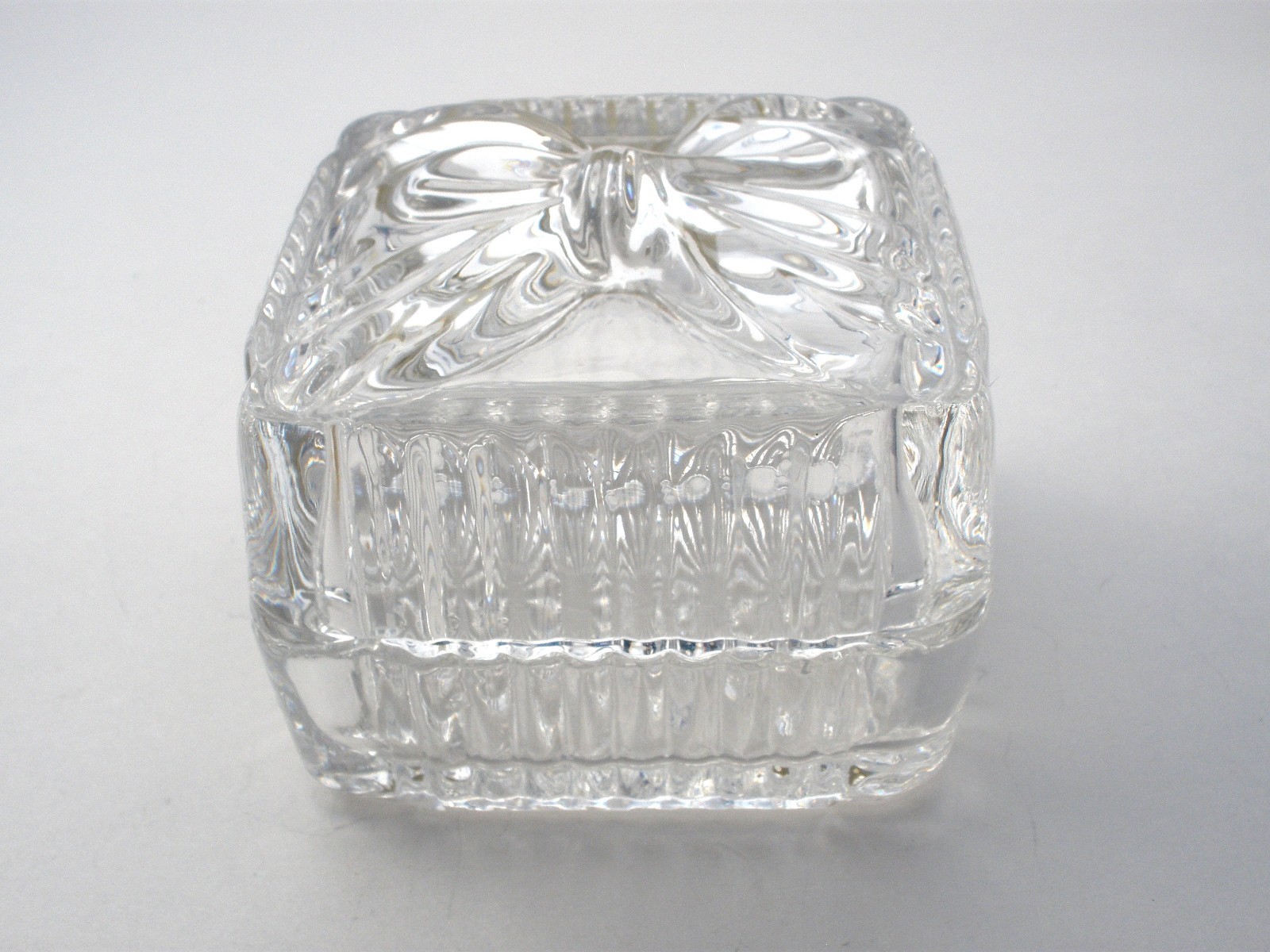 Lead Crystal Trinket Box with Bow 24% Yugoslavia Raised Bow Design ...