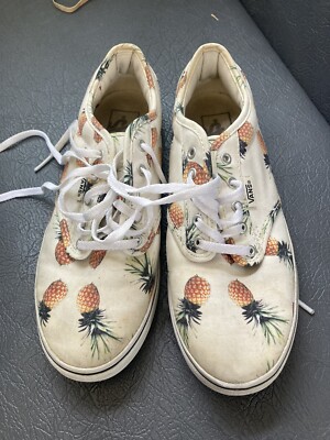 Women's Vans Low Top Pineapple Print Shoes - Size 7 - Good Tread Depth ...