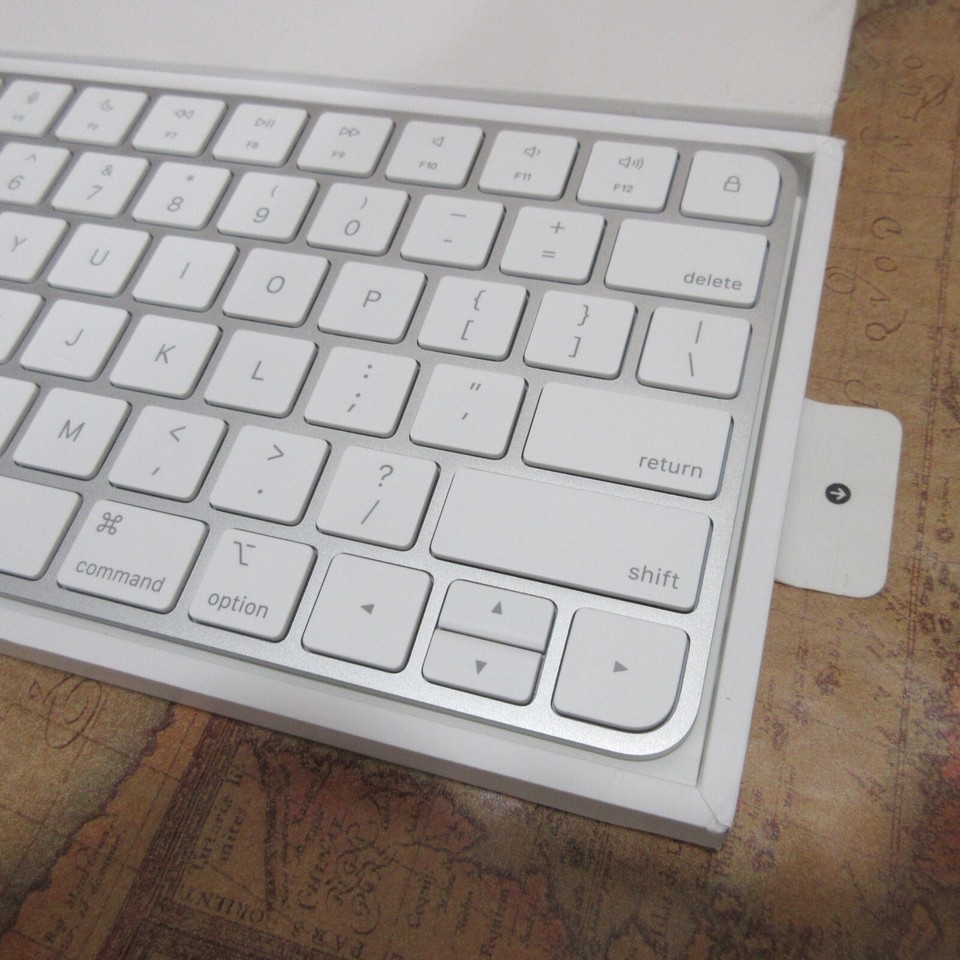🍎Apple Magic Keyboard Wireless, Silver/White Keys | eBay