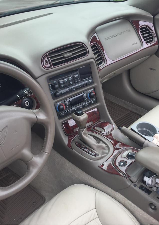 Corvette 1998 Interior