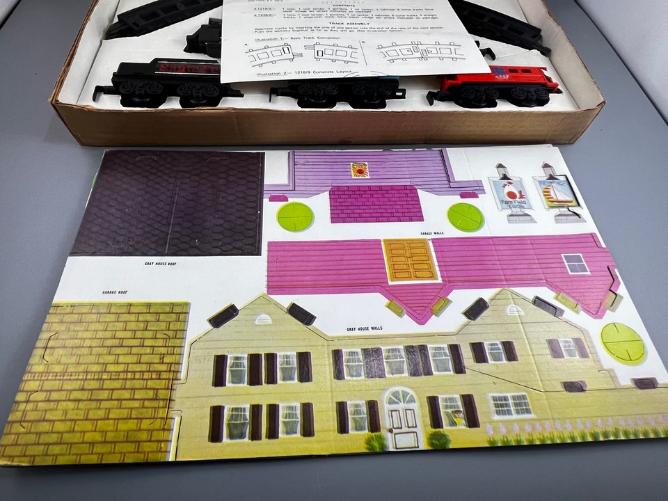 Vintage 1970s Durham's Power Operated HO Freight Train Set + Paper ...