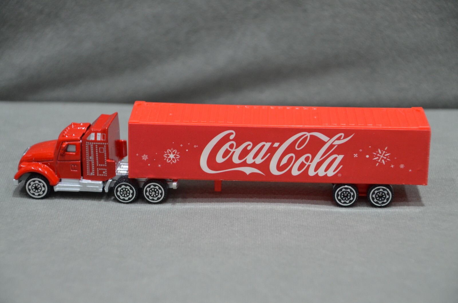Coca Cola Christmas Truck Holidays Are Coming American Lorry Coke Gift ...