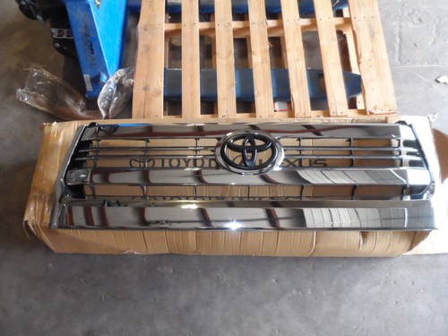USED 2014-2017 OEM TOYOTA TUNDRA SR5 LIMITED FRONT GRILLE 53114-0C080 ...