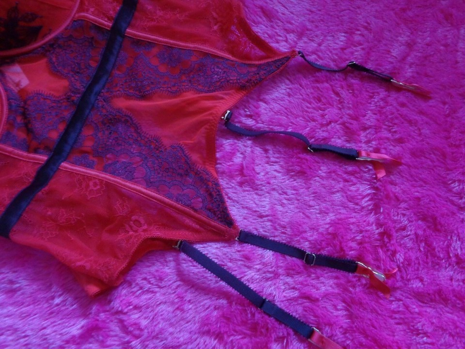 ANN SUMMERS UNDERWIRED RED BASQUE SUSPENDER "AMELIE" SIZE MEDIUM D-E ...