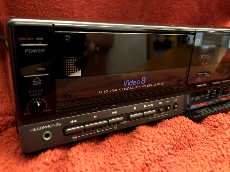 SONY EV-S700U DIGITAL 8MM AUDIO-VIDEO CASSETTE RECORDER/PLAYER | eBay