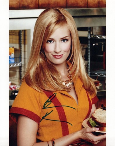 Beth Behrs 2 Broke Girls autographed photo signed 8x10 #5 Caroline ...