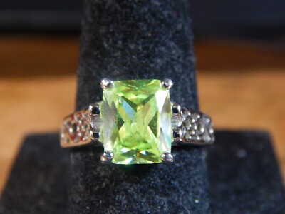 Lady's Lia Sophia Ring "Appletini" Green Emerald Cut Peridot, Size 7 ...
