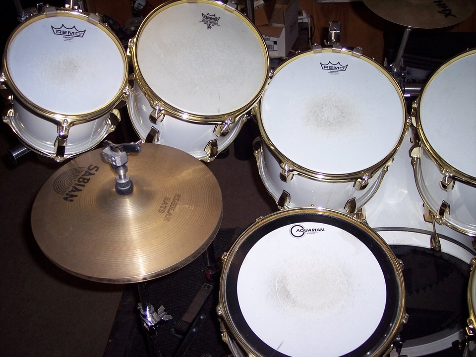 TEMPUS DRUMS aka MILESTONE. CRYSTALINA WHITE W/GOLD LUGS AND RIMS. | eBay