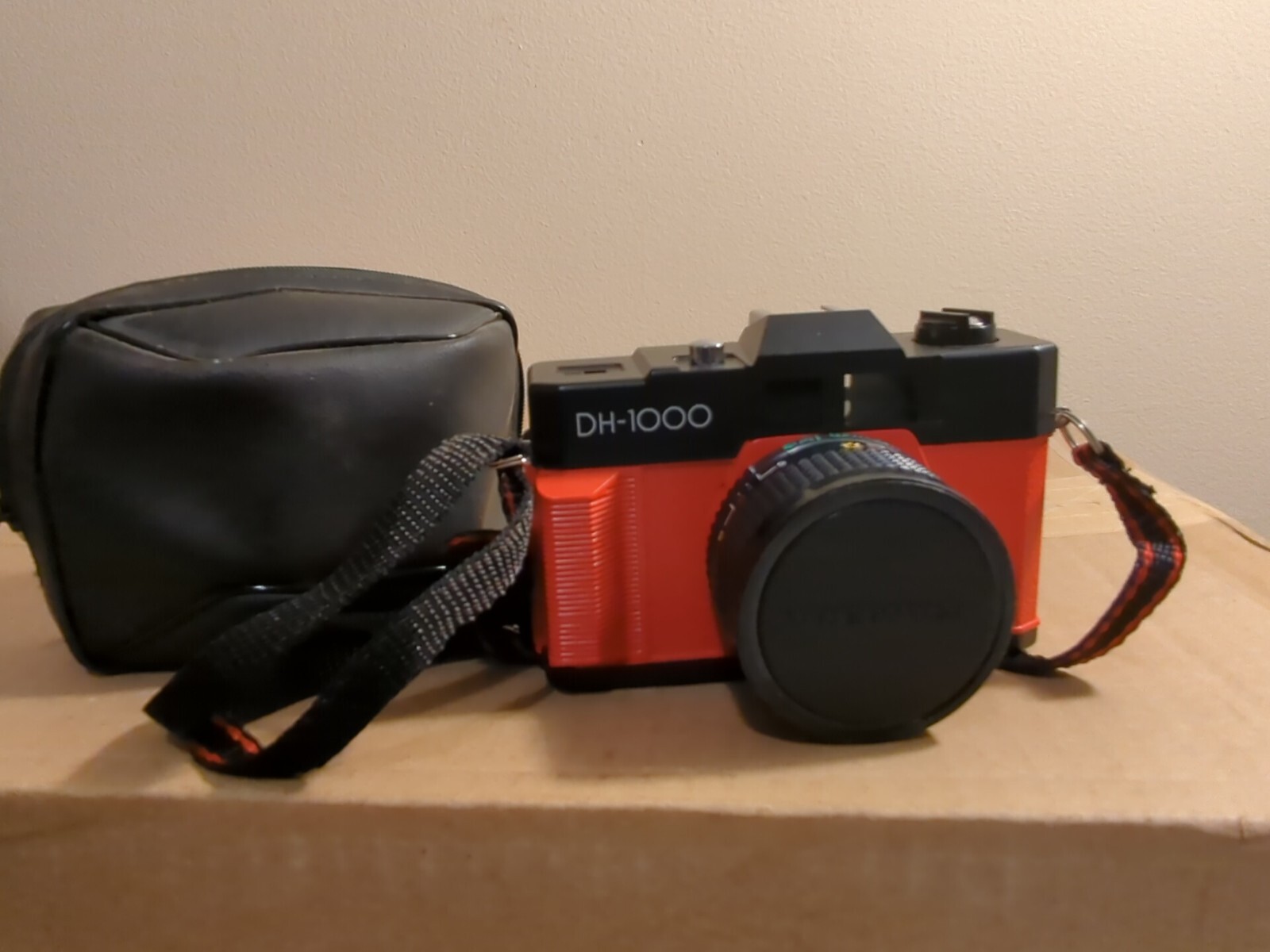 Red DH-1000 Camera 35mm TOY Film Camera with 50mm lens, case and strap ...