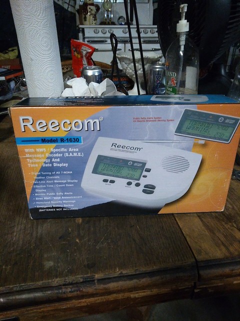 Reecom R-1630 NOAA All Hazards / Weather Alert Radio Preprogrammed for ...