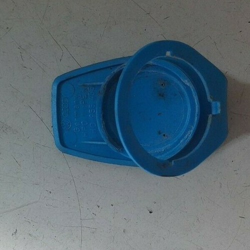 VW Golf III ´97 1H1 1.8 Obturateur Scheibenwaschanlagenbehälter ...