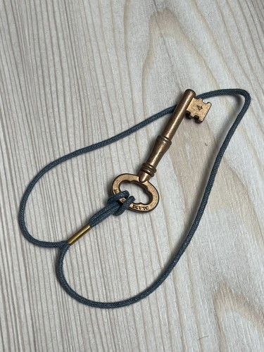 Blade and Bow Bourbon Whiskey Distillery Key #4 Stitzel Weller | eBay