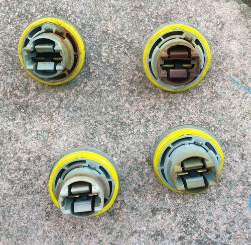 Jeep WJ Grand Cherokee and KJ Rear light bulb holder fitting 95023L ...