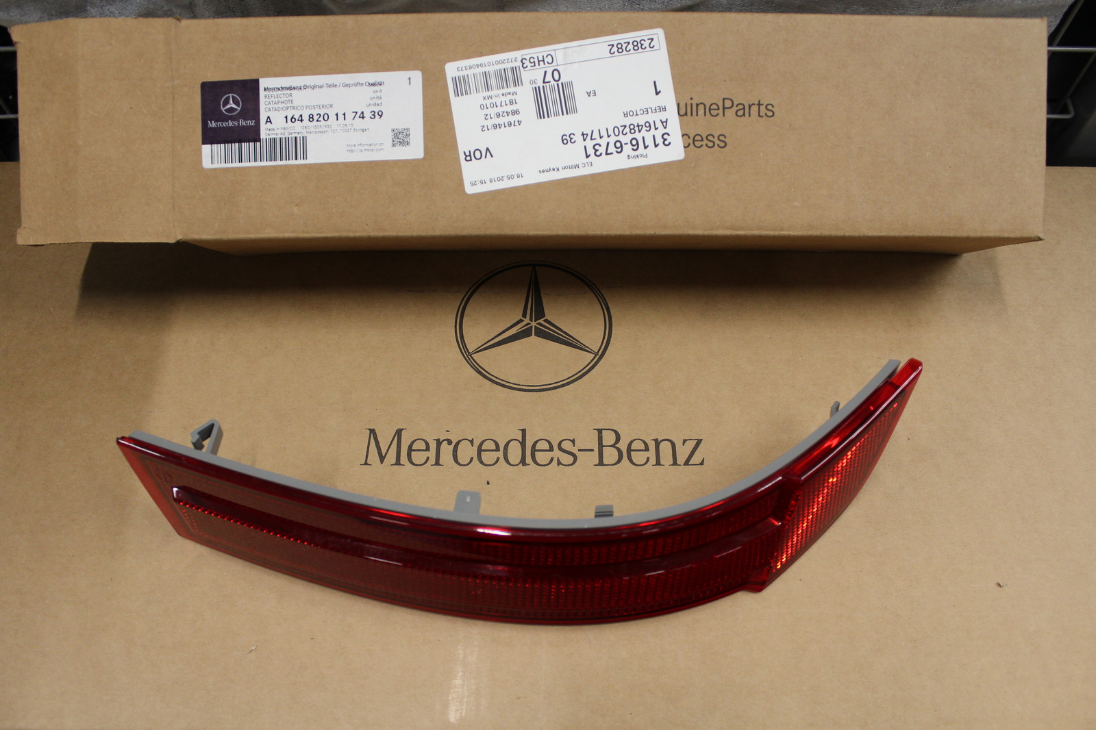 NEW Genuine Mercedes-Benz W164 GL LH Rear Bumper Reflector Lens ...