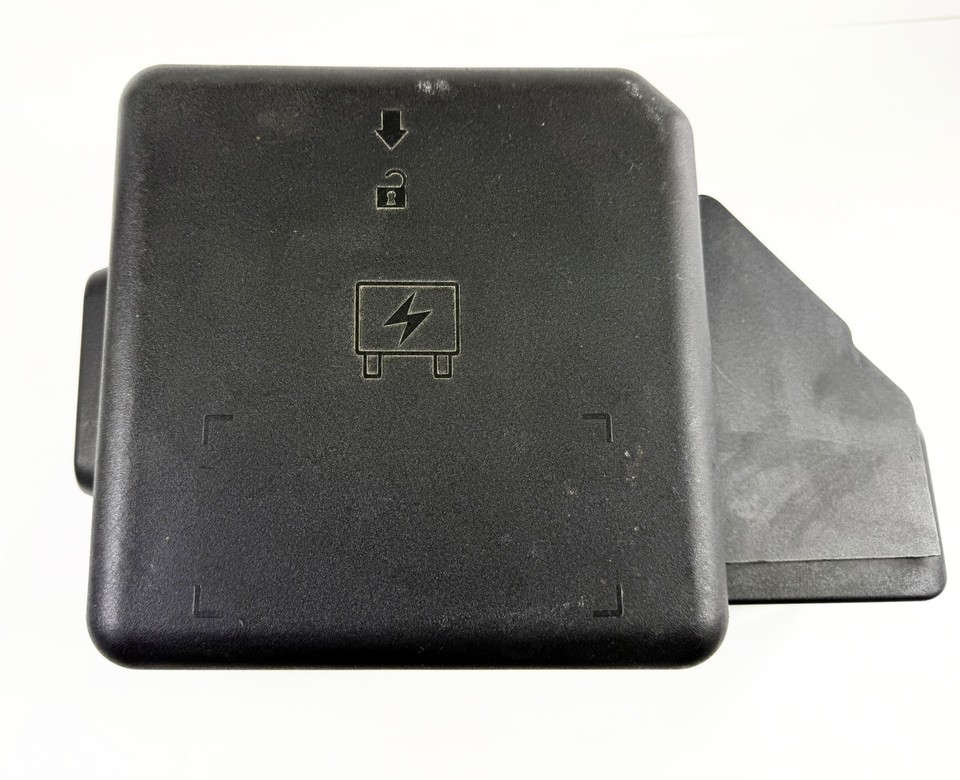 03-06 GM Truck Motor Engine Fuse Relay Box Cover Lid Trim Panel OEM | eBay
