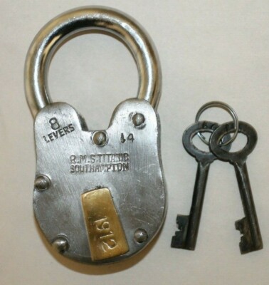 Heavy Antique Vintage Style Titanic Lock Padlock & 2 Skeleton Keys ...
