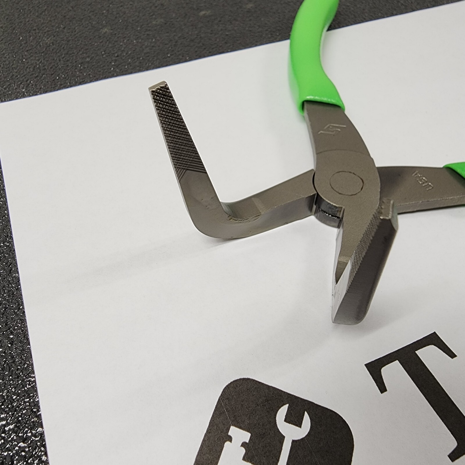 Snap-on Tools NEW GREEN Soft Grip 7" 90⁰ Angle Jaw Needle Nose Pliers ...